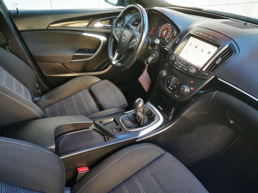 Black Opel Insignia 2014 in Klaipeda, with an engine capacity of 1.96 L and mileage of 224 thousand km for 5880 €, photo 17 on AUTOMOTO.COM.LV