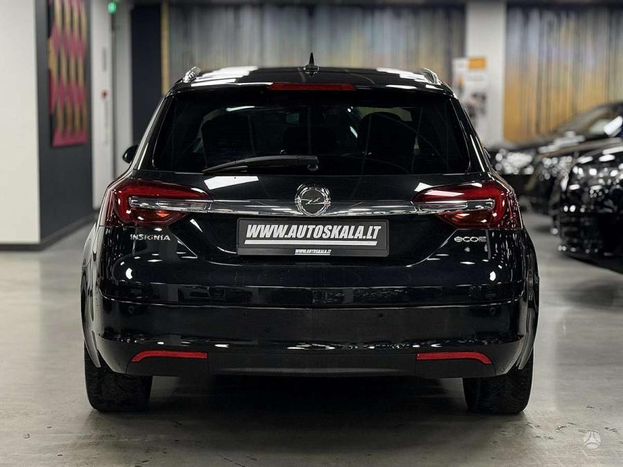 Black Opel Insignia 2014 in Klaipeda, with an engine capacity of 1.96 L and mileage of 283 thousand km for 6450 €, photo 3 on AUTOMOTO.COM.LV