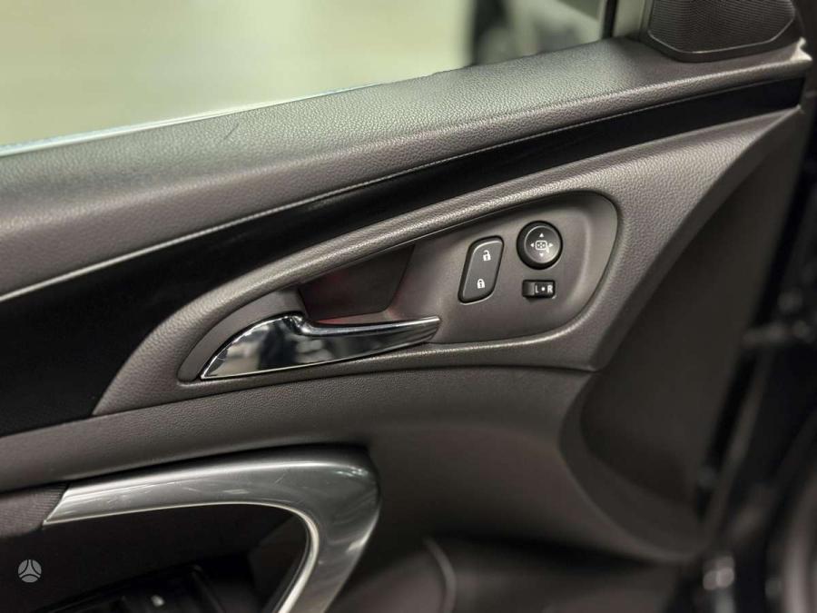 Black Opel Insignia 2014 in Klaipeda, with an engine capacity of 1.96 L and mileage of 283 thousand km for 6450 €, photo 8 on AUTOMOTO.COM.LV