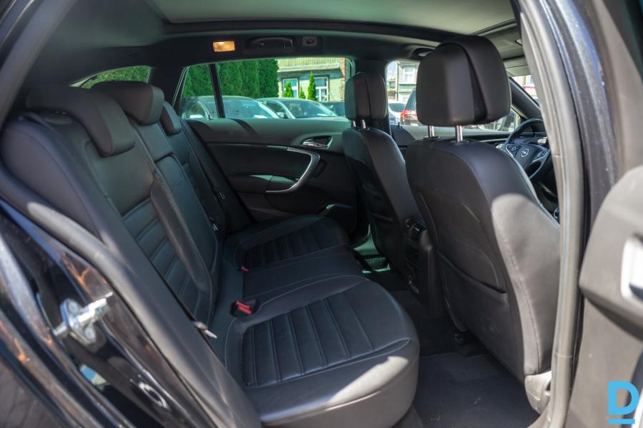 Black Opel Insignia 2014 in Liepaja, with an engine capacity of 2.00 L and mileage of 320 thousand km for 6500 €, photo 10 on AUTOMOTO.COM.LV