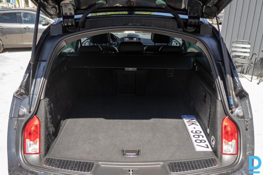 Black Opel Insignia 2014 in Liepaja, with an engine capacity of 2.00 L and mileage of 320 thousand km for 6500 €, photo 11 on AUTOMOTO.COM.LV