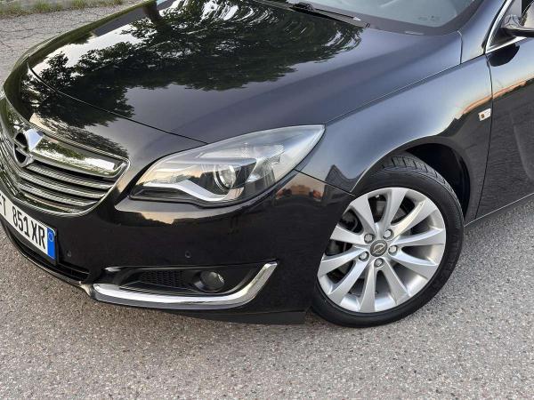 Black Opel Insignia 2014 in Jonava, with an engine capacity of 1.96 L and mileage of 313 thousand km for 4999 €, photo 2 on AUTOMOTO.COM.LV
