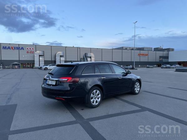 Black Opel Insignia 2014 in Riga, with an engine capacity of 2.00 L and mileage of 353 thousand km for 5250 €, photo 3 on AUTOMOTO.COM.LV