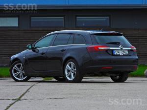 Black Opel Insignia 2014 in Riga, with an engine capacity of 2.00 L and mileage of 249 thousand km for 6290 €, photo 6 on AUTOMOTO.COM.LV