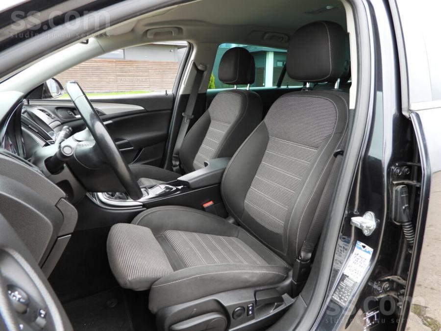 Black Opel Insignia 2014 in Riga, with an engine capacity of 2.00 L and mileage of 249 thousand km for 6290 €, photo 10 on AUTOMOTO.COM.LV