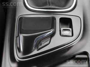 Black Opel Insignia 2014 in Riga, with an engine capacity of 2.00 L and mileage of 249 thousand km for 6290 €, photo 23 on AUTOMOTO.COM.LV