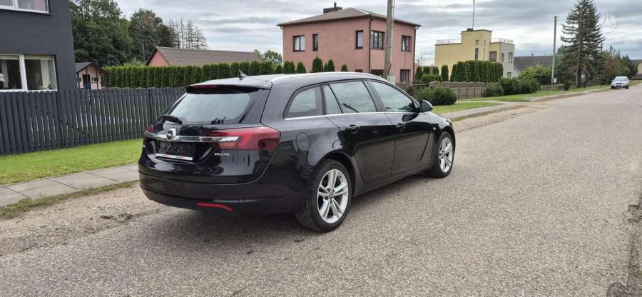 Black Opel Insignia 2014 in Marijampole, with an engine capacity of 1.96 L and mileage of 241 thousand km for 5100 €, photo 4 on AUTOMOTO.COM.LV