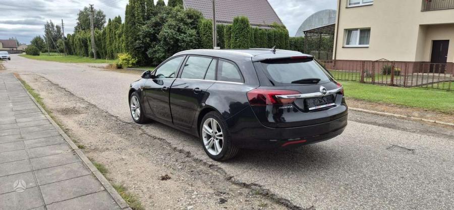 Black Opel Insignia 2014 in Marijampole, with an engine capacity of 1.96 L and mileage of 241 thousand km for 5100 €, photo 5 on AUTOMOTO.COM.LV