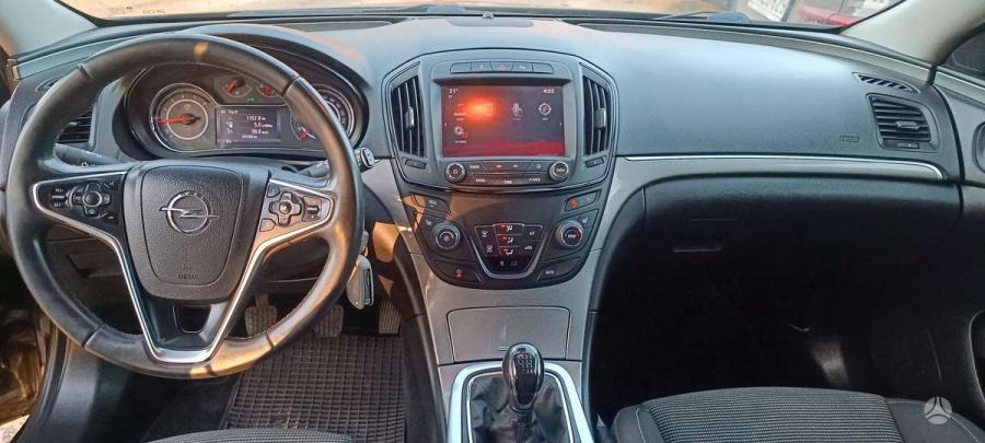 Black Opel Insignia 2014 in Marijampole, with an engine capacity of 1.96 L and mileage of 241 thousand km for 5100 €, photo 8 on AUTOMOTO.COM.LV