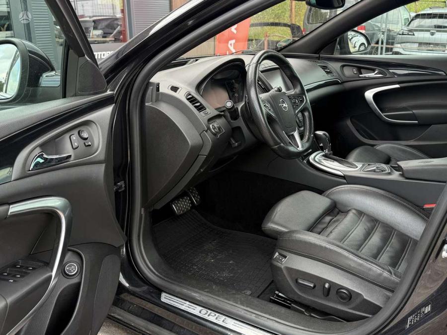 Black Opel Insignia 2014 in Vilnius, with an engine capacity of 1.96 L and mileage of 189 thousand km for 7000 €, photo 10 on AUTOMOTO.COM.LV