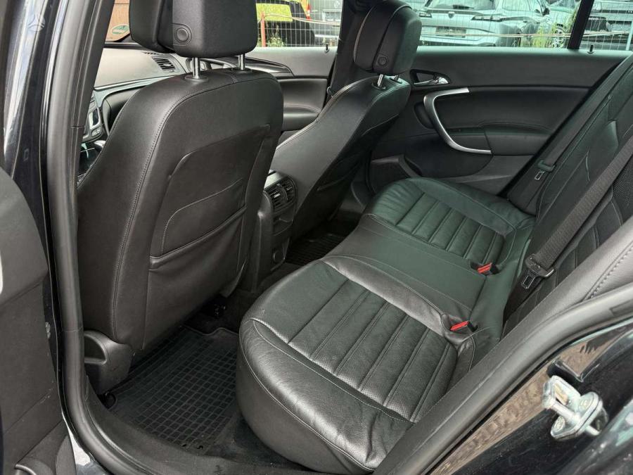 Black Opel Insignia 2014 in Vilnius, with an engine capacity of 1.96 L and mileage of 189 thousand km for 7000 €, photo 20 on AUTOMOTO.COM.LV