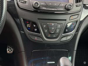 Black Opel Insignia 2014 in Vilnius, with an engine capacity of 1.96 L and mileage of 189 thousand km for 7000 €, photo 22 on AUTOMOTO.COM.LV