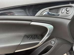 Black Opel Insignia 2014 in Vilnius, with an engine capacity of 1.96 L and mileage of 189 thousand km for 7000 €, photo 26 on AUTOMOTO.COM.LV