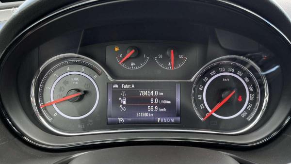 Black Opel Insignia 2014 in Marijampole, with an engine capacity of 1.96 L and mileage of 241 thousand km for 5650 €, photo 4 on AUTOMOTO.COM.LV