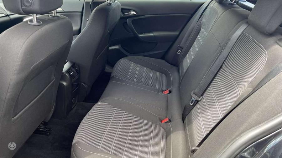 Black Opel Insignia 2014 in Marijampole, with an engine capacity of 1.96 L and mileage of 241 thousand km for 5650 €, photo 15 on AUTOMOTO.COM.LV