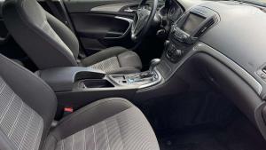 Black Opel Insignia 2014 in Marijampole, with an engine capacity of 1.96 L and mileage of 241 thousand km for 5650 €, photo 17 on AUTOMOTO.COM.LV