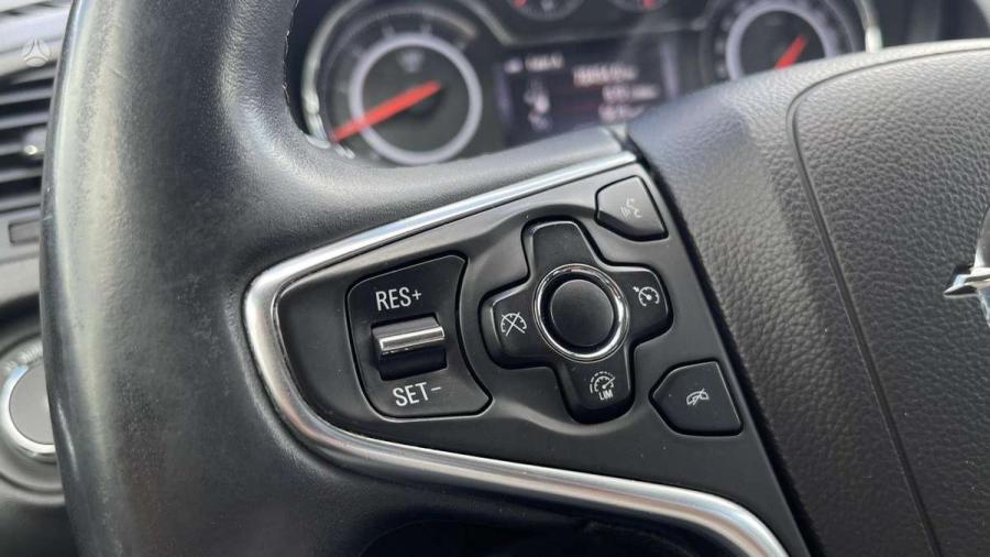 Black Opel Insignia 2014 in Marijampole, with an engine capacity of 1.96 L and mileage of 241 thousand km for 5650 €, photo 18 on AUTOMOTO.COM.LV