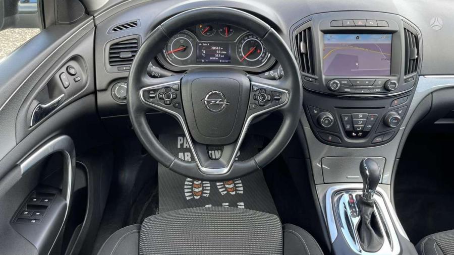 Black Opel Insignia 2014 in Marijampole, with an engine capacity of 1.96 L and mileage of 241 thousand km for 5650 €, photo 25 on AUTOMOTO.COM.LV
