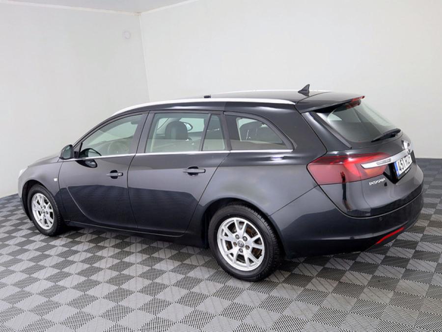Black Opel Insignia 2014 in Tallinn, with an engine capacity of 2.00 L and mileage of 299 thousand km for 2899 €, photo 5 on AUTOMOTO.COM.LV