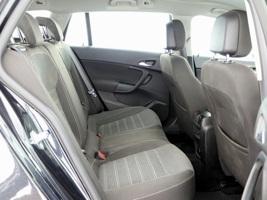 Black Opel Insignia 2014 in Tallinn, with an engine capacity of 2.00 L and mileage of 299 thousand km for 2899 €, photo 8 on AUTOMOTO.COM.LV