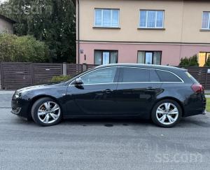 Melns Opel Insignia 2014 Rīga, ar dzinēja tilpumu 2.00 L un nobraukumu 139 tūkst. km par 7900 €, foto  vietnē AUTOMOTO.COM.LV