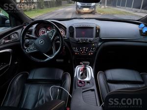 Black Opel Insignia 2014 in Riga, with an engine capacity of 2.00 L and mileage of 139 thousand km for 7900 €, photo 10 on AUTOMOTO.COM.LV