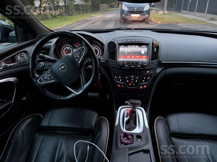 Black Opel Insignia 2014 in Riga, with an engine capacity of 2.00 L and mileage of 139 thousand km for 7900 €, photo 11 on AUTOMOTO.COM.LV