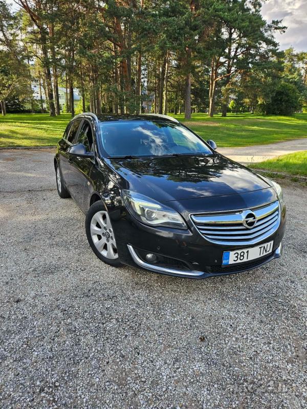 Black Opel Insignia 2014 in Tallinn, with an engine capacity of 2.00 L and mileage of 289 thousand km for 5295 €, photo 1 on AUTOMOTO.COM.LV