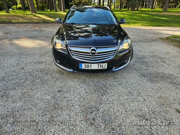 Black Opel Insignia 2014 in Tallinn, with an engine capacity of 2.00 L and mileage of 289 thousand km for 5295 €, photo 3 on AUTOMOTO.COM.LV