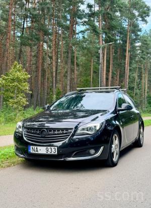 Black Opel Insignia 2014 in Riga, with an engine capacity of 2.00 L and mileage of 317 thousand km for 4000 €, photo  on AUTOMOTO.COM.LV