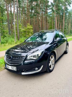 Black Opel Insignia 2014 in Riga, with an engine capacity of 2.00 L and mileage of 317 thousand km for 4000 €, photo 5 on AUTOMOTO.COM.LV