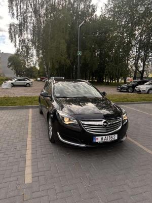 Black Opel Insignia 2014 in Kaunas, with an engine capacity of 1.96 L and mileage of 290 thousand km for 5100 €, photo 1 on AUTOMOTO.COM.LV