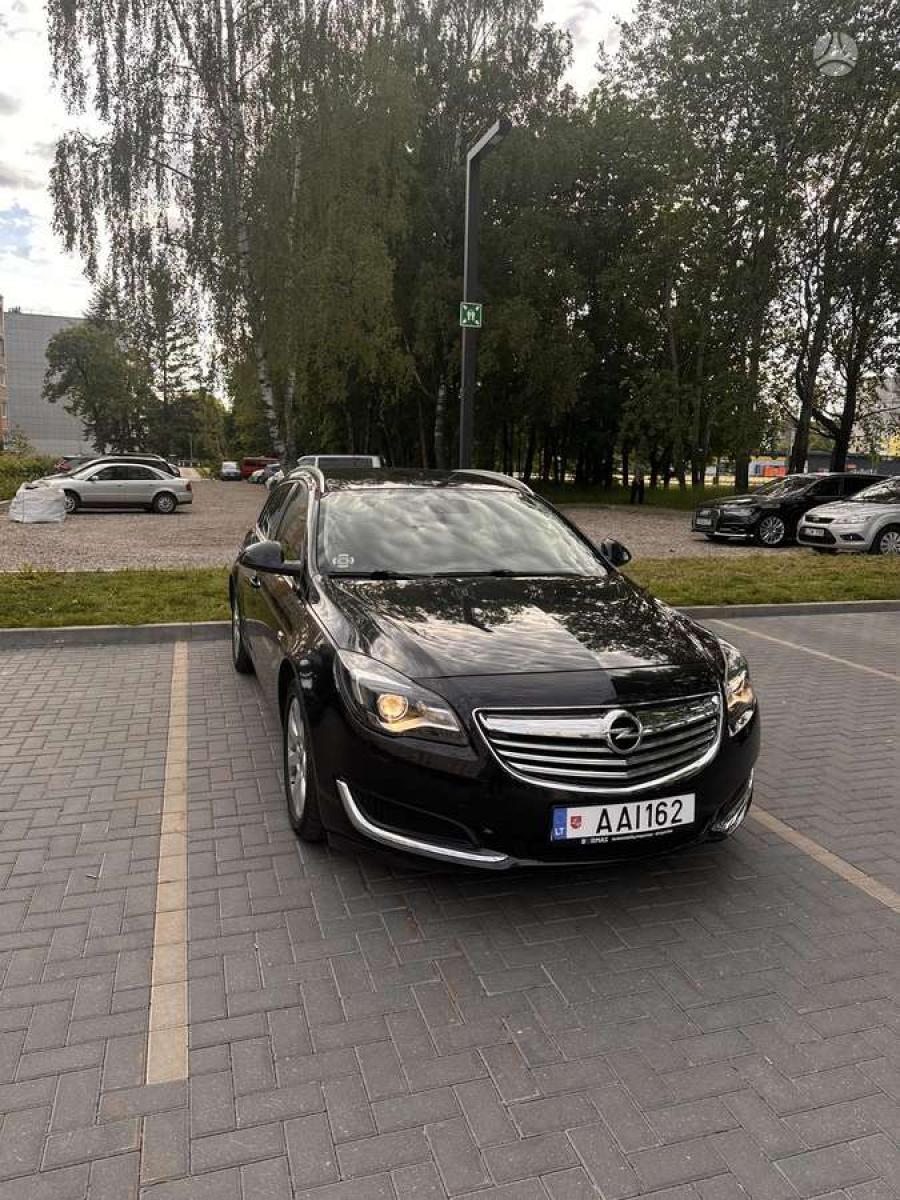 Black Opel Insignia 2014 in Kaunas, with an engine capacity of 1.96 L and mileage of 290 thousand km for 5100 €, photo 1 on AUTOMOTO.COM.LV