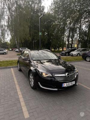 Black Opel Insignia 2014 in Kaunas, with an engine capacity of 1.96 L and mileage of 290 thousand km for 5100 €, photo 3 on AUTOMOTO.COM.LV