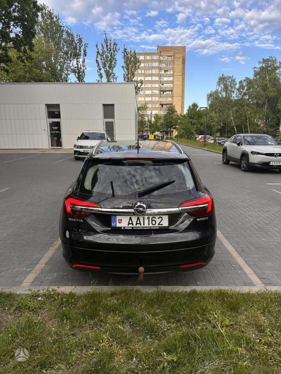 Black Opel Insignia 2014 in Kaunas, with an engine capacity of 1.96 L and mileage of 290 thousand km for 5100 €, photo 6 on AUTOMOTO.COM.LV