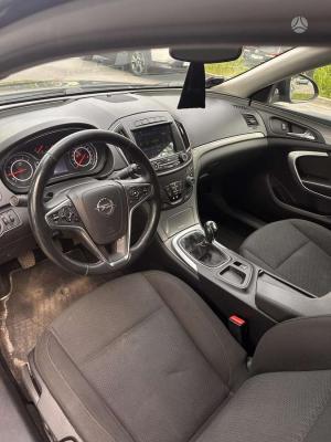 Black Opel Insignia 2014 in Kaunas, with an engine capacity of 1.96 L and mileage of 290 thousand km for 5100 €, photo 8 on AUTOMOTO.COM.LV