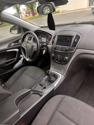 Black Opel Insignia 2014 in Kaunas, with an engine capacity of 1.96 L and mileage of 290 thousand km for 5100 €, photo 10 on AUTOMOTO.COM.LV
