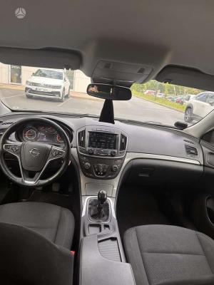 Black Opel Insignia 2014 in Kaunas, with an engine capacity of 1.96 L and mileage of 290 thousand km for 5100 €, photo 13 on AUTOMOTO.COM.LV