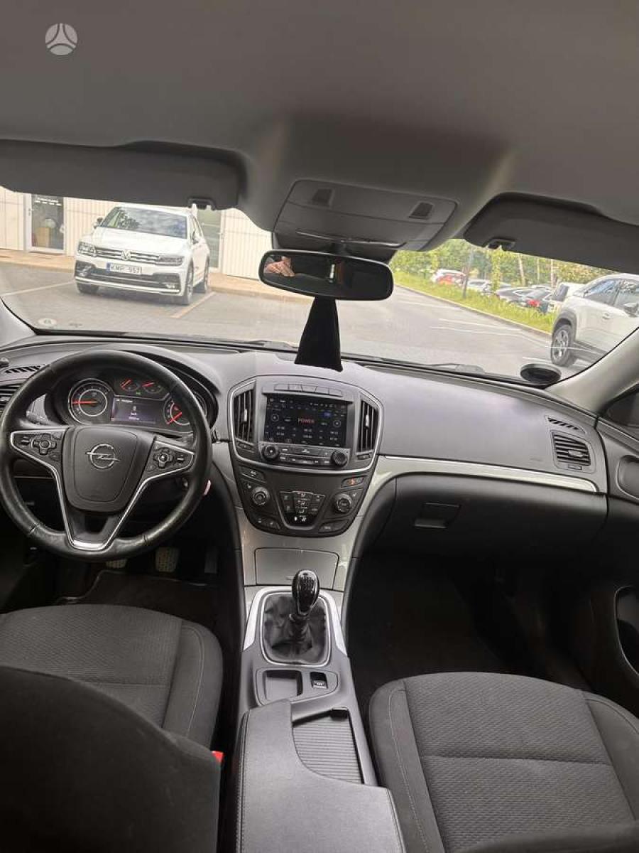 Black Opel Insignia 2014 in Kaunas, with an engine capacity of 1.96 L and mileage of 290 thousand km for 5100 €, photo 13 on AUTOMOTO.COM.LV