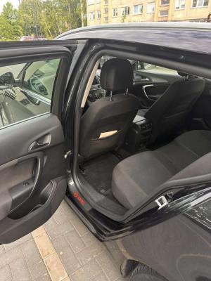 Black Opel Insignia 2014 in Kaunas, with an engine capacity of 1.96 L and mileage of 290 thousand km for 5100 €, photo 15 on AUTOMOTO.COM.LV