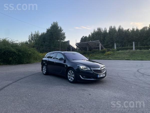 Opel Insignia 2014 in Riga on AUTOMOTO.COM.LV Black Opel Insignia 2014 in Riga, with an engine capacity of 2.00 L and mileage of 355 thousand km for 4750 €, photo 3 on AUTOMOTO.COM.LV