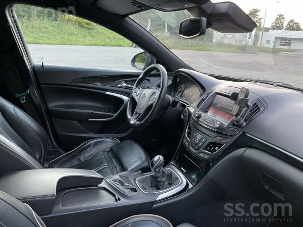 Opel Insignia 2014 in Riga on AUTOMOTO.COM.LV Black Opel Insignia 2014 in Riga, with an engine capacity of 2.00 L and mileage of 355 thousand km for 4750 €, photo 8 on AUTOMOTO.COM.LV