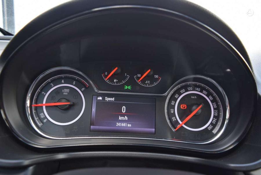 Black Opel Insignia 2014 in Vilnius, with an engine capacity of 1.96 L and mileage of 241 thousand km for 4750 €, photo 16 on AUTOMOTO.COM.LV