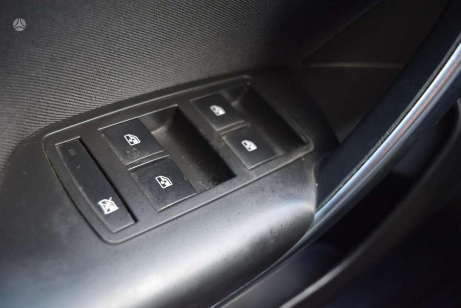 Black Opel Insignia 2014 in Vilnius, with an engine capacity of 1.96 L and mileage of 241 thousand km for 4750 €, photo 20 on AUTOMOTO.COM.LV