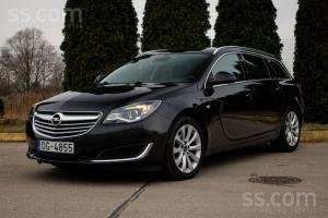 Black Opel Insignia 2014 in Jelgava, with an engine capacity of 2.00 L and mileage of 304 thousand km for 4900 €, photo 4 on AUTOMOTO.COM.LV