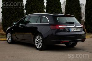 Black Opel Insignia 2014 in Jelgava, with an engine capacity of 2.00 L and mileage of 304 thousand km for 4900 €, photo 5 on AUTOMOTO.COM.LV