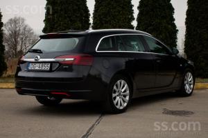 Black Opel Insignia 2014 in Jelgava, with an engine capacity of 2.00 L and mileage of 304 thousand km for 4900 €, photo 7 on AUTOMOTO.COM.LV