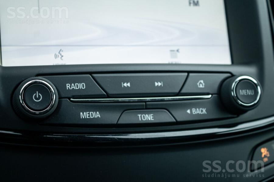 Black Opel Insignia 2014 in Jelgava, with an engine capacity of 2.00 L and mileage of 304 thousand km for 4900 €, photo 13 on AUTOMOTO.COM.LV