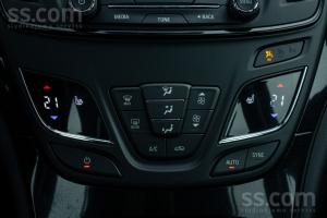 Black Opel Insignia 2014 in Jelgava, with an engine capacity of 2.00 L and mileage of 304 thousand km for 4900 €, photo 14 on AUTOMOTO.COM.LV