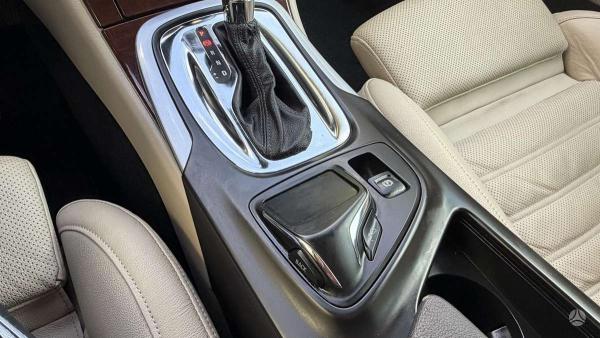 Black Opel Insignia 2014 in Alytus, with an engine capacity of 1.96 L and mileage of 188 thousand km for 5900 €, photo 11 on AUTOMOTO.COM.LV